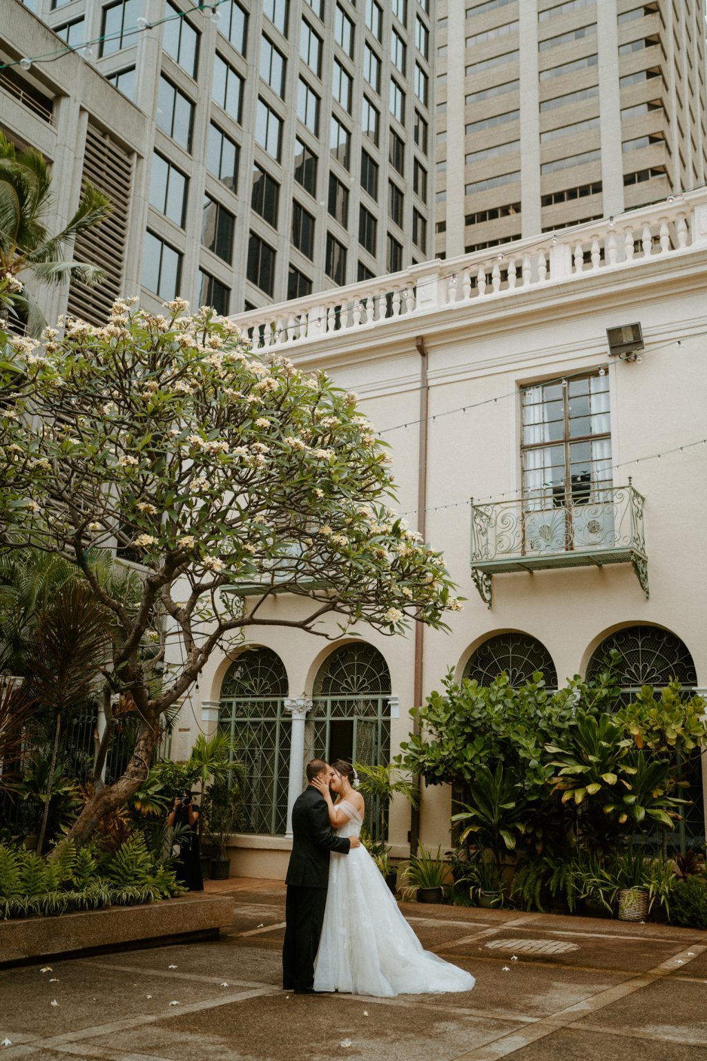 An Elegant, Italian-Inspired Wedding at Cafe Julia Oahu